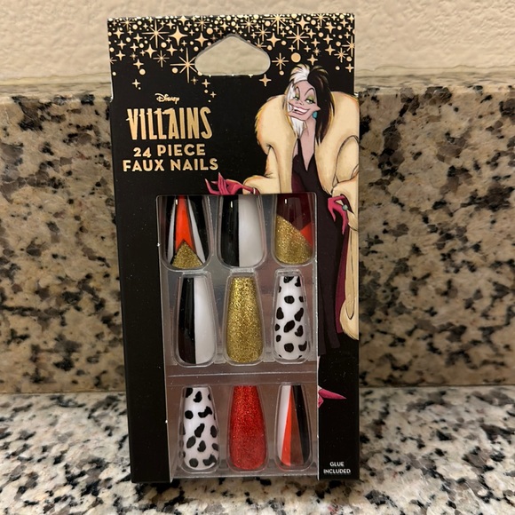 Disney | Makeup | Disney Villians Cruella Deville 24 Piece Faux Nails ...